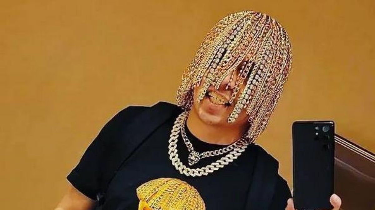 Gold statt Haare: Rapper Dan Sur setzt auf goldene Ketten