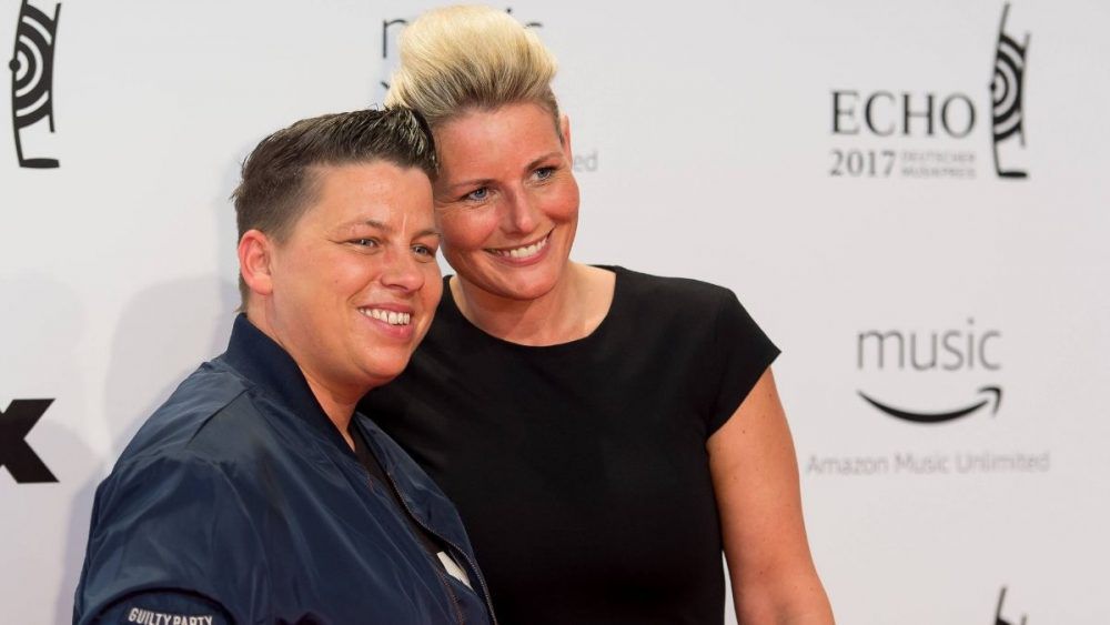 Kerstin Ott: So lebt der Schlagerstar mit Frau Karolina und den Töchtern!
