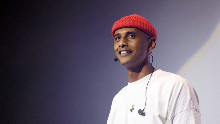 Teddy Teclebrhan hat 1000 Gesichter: Antoine, Percy, Mona Lisa – wer ...